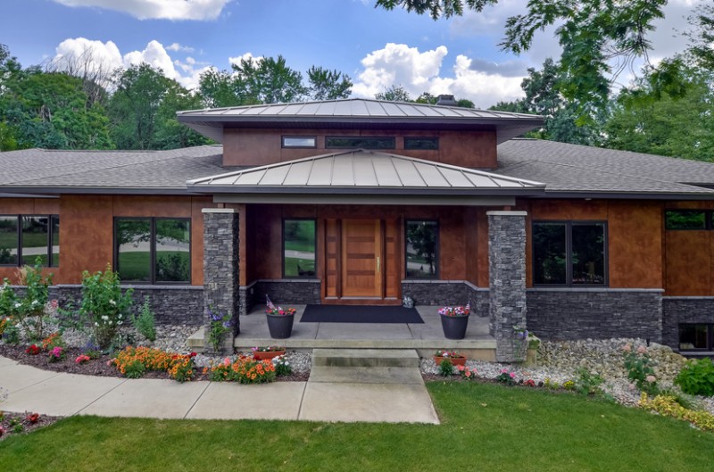 Case noi, dar stiluri vechi