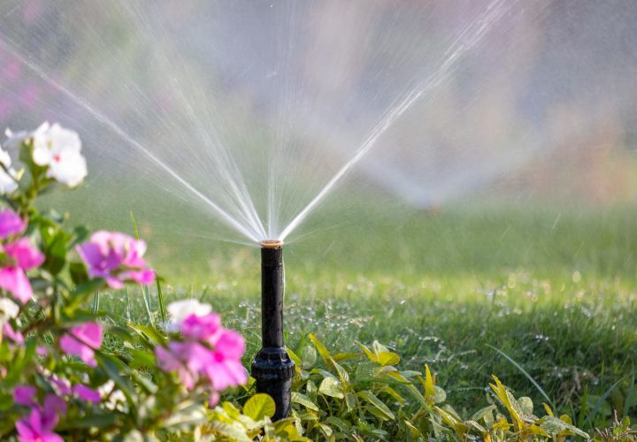 Implementare si intretinere sisteme de irigatii ECO GARDEN CONSTRUCT