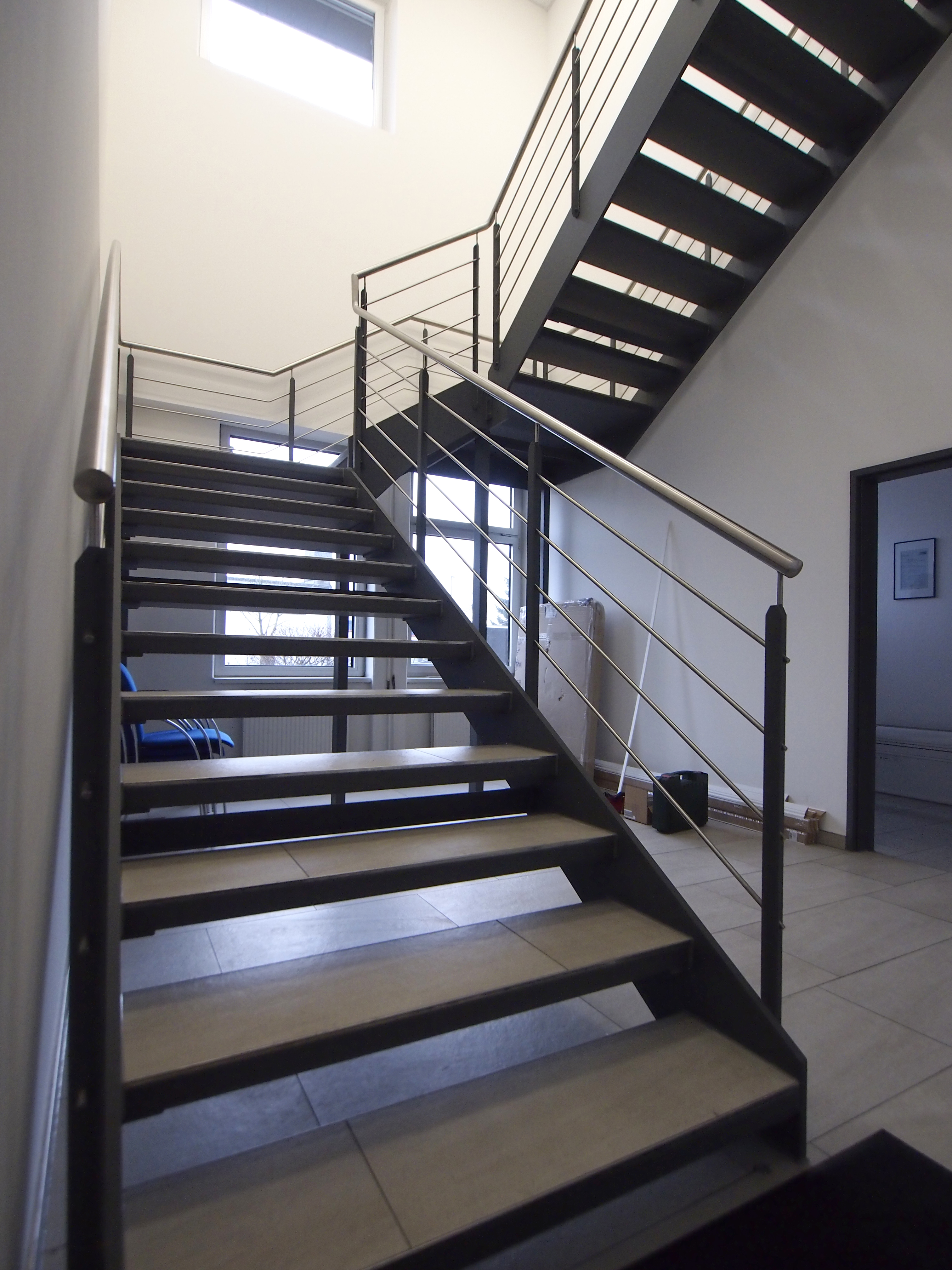 Scari interioare - Model Athen, pe structura cu vanguri metalice