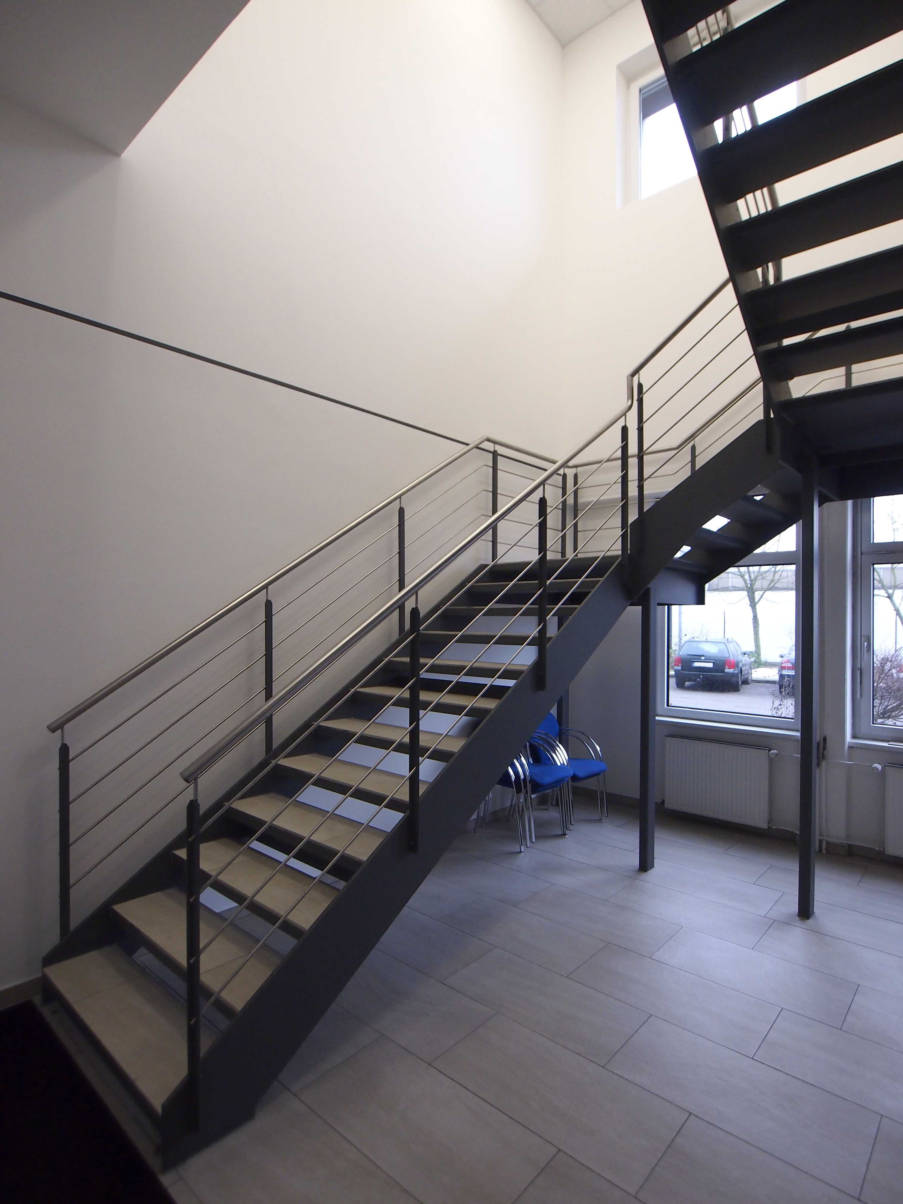 Scari interioare - Model Athen, pe structura cu vanguri metalice