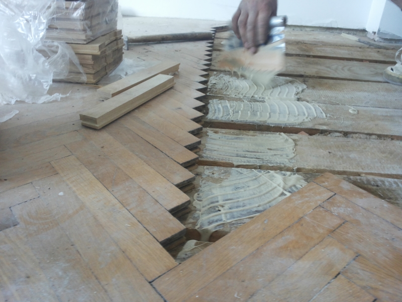 Efectuarea de reparatii si reconditionare parchet masiv vechi
