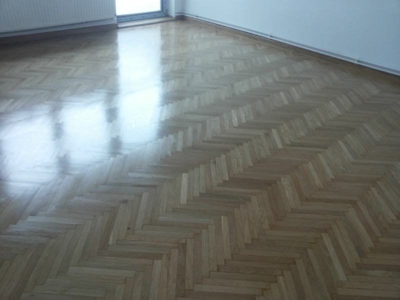 Efectuarea de reparatii si reconditionare parchet masiv vechi