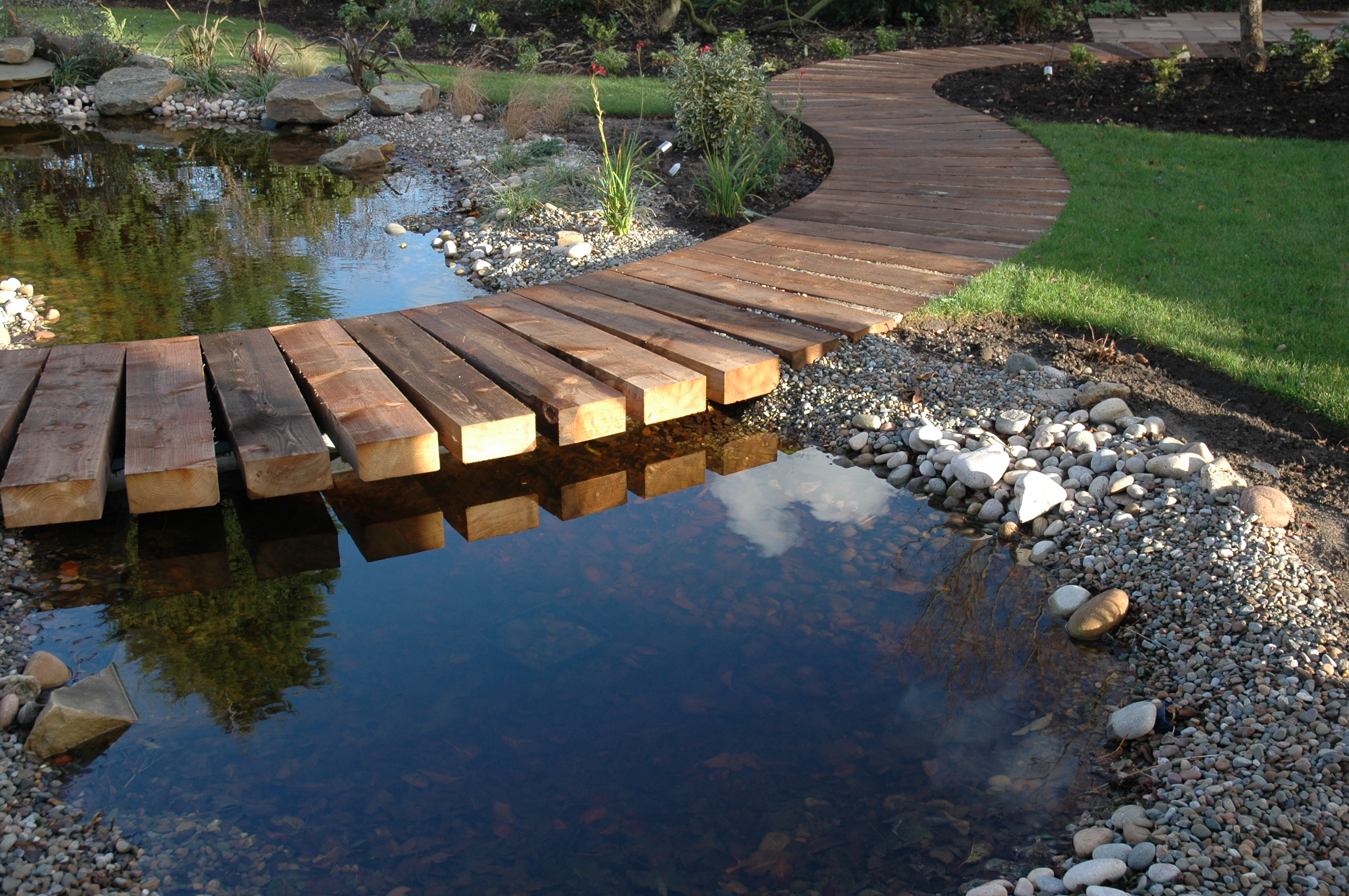 Gradini contemporane. Ce anume face o gradina sa fie moderna?