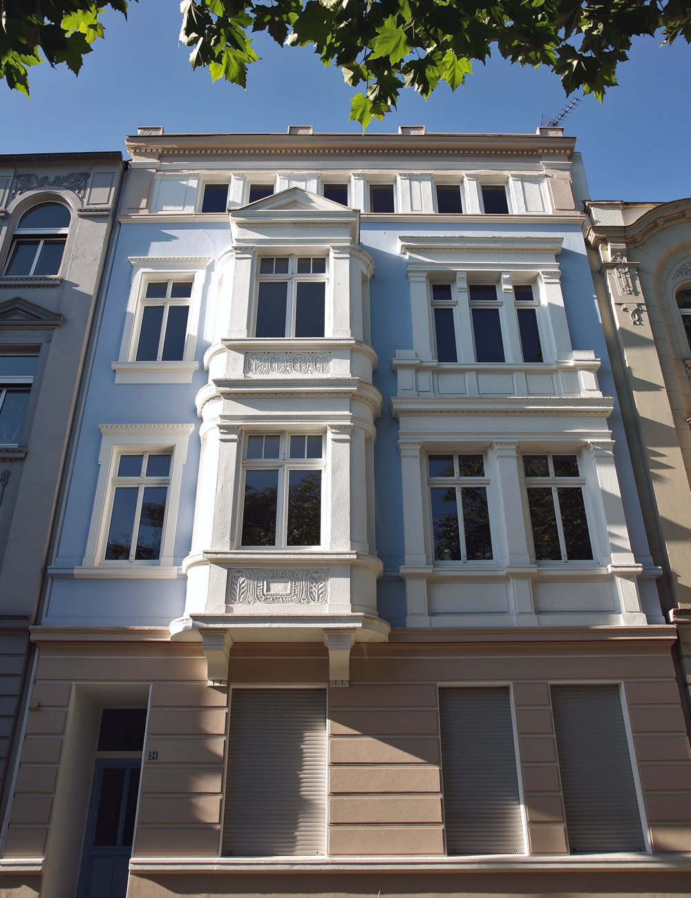 Arhitectii si constructorii aleg ferestrele din PVC alb pentru a ...