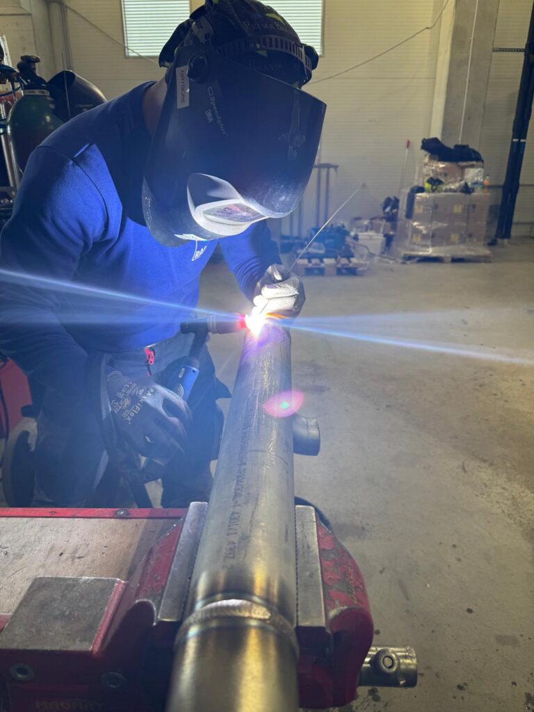 Proiectare, execuție și instalare skid-uri într-o unitate de industrie alimentară. Un proiect de ...